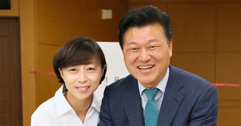 투표하는 바른미래당 신용한 후보 가족