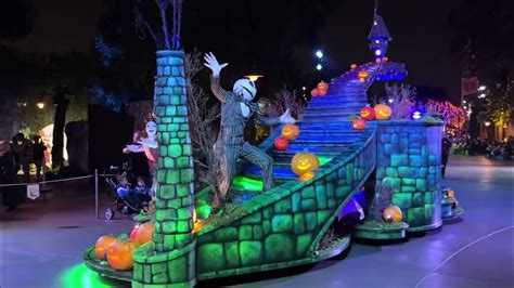 Oogie Boogie Bash Frightfully Fun Parade 👻 Disneyland Halloween