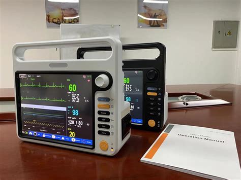 Medical Hospital Patient Monitor Multiparameter With 121 Inch Tft Lcd