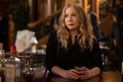 ‘dead To Me Season 3 Was A Touching Triumph For Christina Applegate
