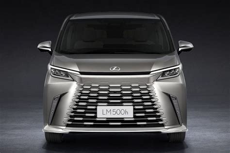 토요타 알파드 기반 럭셔리 미니밴 렉서스 Lm 국내 상륙 예정… 카니발 긴장해야겠는데