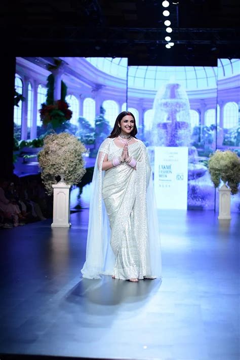 Lakme Fashion Week Bipasha Basu Owns The Ramp Queen Continues To