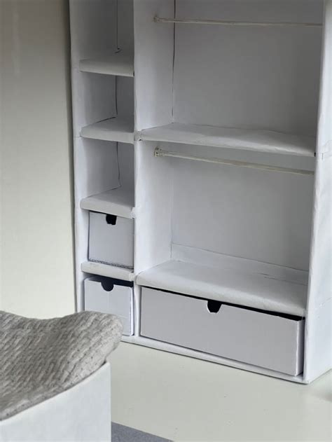 Puppenkleiderschrank