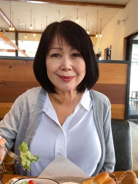 街角 露出 熟女画像 on Twitter keiko kond じいの妄想 ⑥ デカチン禿げの調教 日目 回目の浣腸は 分も我慢できずに皆に噴射してお風呂禿げは