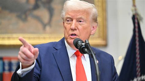 Donald Trump Menace La Russie De Nouvelles Sanctions Bancaires Et De Droits De Douane