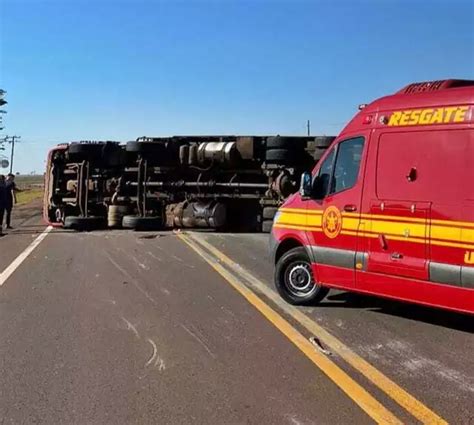 Motorista Tomba Caminhão Frigorifico Ao Desviar De Animal Em Rodovia