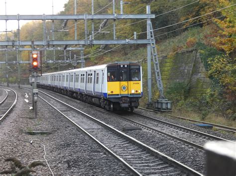 Class 315856 Brentwood Class 315856 315847 Are Seen Bypa Flickr