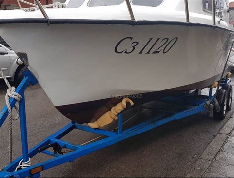 Продавам лодка Пластмасова лодка Holland Boat Лодка без двигател 7 м 4 ...