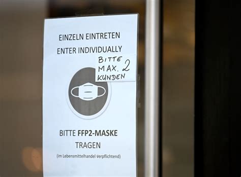 Start in den Lockdown für Ungeimpfte Handel klagt