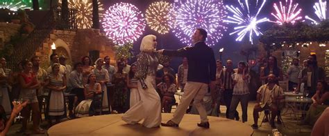 A Toupeira Ao lado de Andy Garcia Cher canta Fernando em vídeo inédito de Mamma Mia Lá