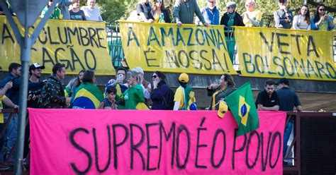 Manifestantes pedem veto à Lei de Abuso e atacam STF