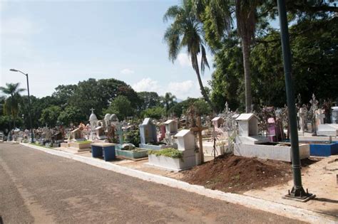 Panteones de Córdoba listos para Todos Santos