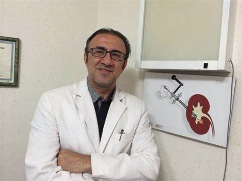 بیوگرافی دکتر حسین کرمی متخصص ارولوژی و استاد دانشگاه شهید بهشتی