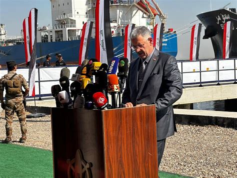 سومر تستقرّ في خور الزبير ووزير النفط يعلن تستوعب 200 ألف برميل