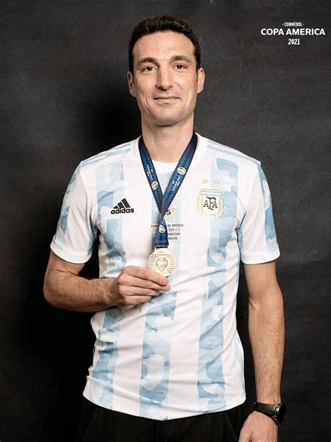 Las Fotos Oficiales De Messi Con La Medalla La Emotiva Película Y Las