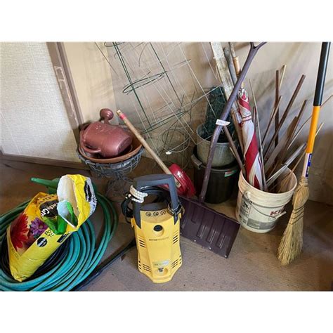 Large Assortment Of Gardenhouse Supplies Beck Auctions Inc
