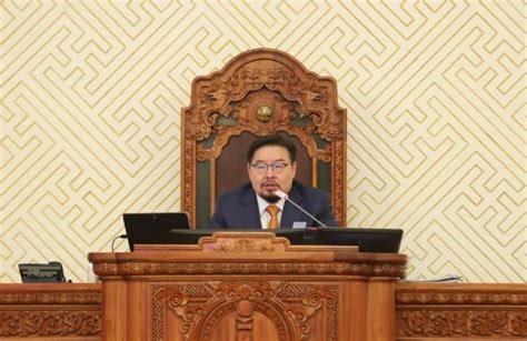 Г Занданшатар Эзэнгүй хулгайн тухай яриад байхаар ард түмэн бухимдах