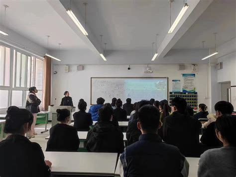 现代服务学院开展“学习文明规范，争做文明学生”主题班会新闻稿 郑州旅游职业学院 现代服务学院
