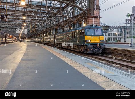 Class 92 Electric Locomotive92014 At Glasgow Central Station With