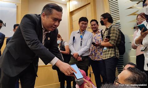 Malaysians Must Know The Truth Loke Invites Wee To Send Off Passengers