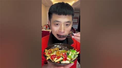 今天家里来客人了，做了几个家常菜。我们这里又下雨了，萝卜干纯麻辣口味，发两瓶，有喜欢的下方链接去拍，谢谢支持！ 家乡美景 家乡美食