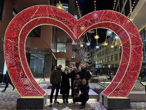 Det Ble En Flott Og Stemningsfull åpning Av Julegaten I Vårt Nye Nabolag Med Byens Flotteste