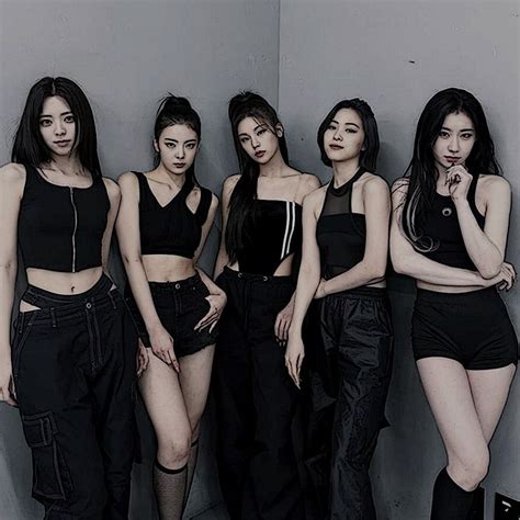 Itzy Popomons Cheshire Glow In The Dark