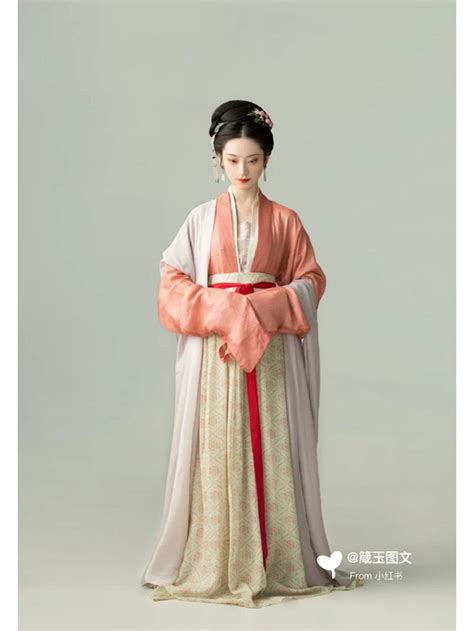 宋代女子服饰素材1 花瓣网