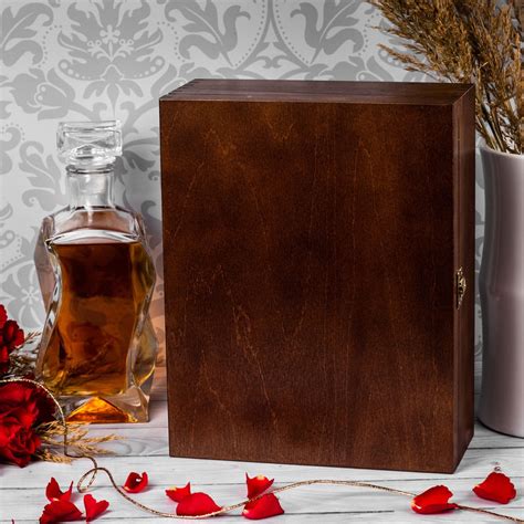 Karafka i Szklanki w Skrzynce z Grawerem Prezent na Ślub Whisky