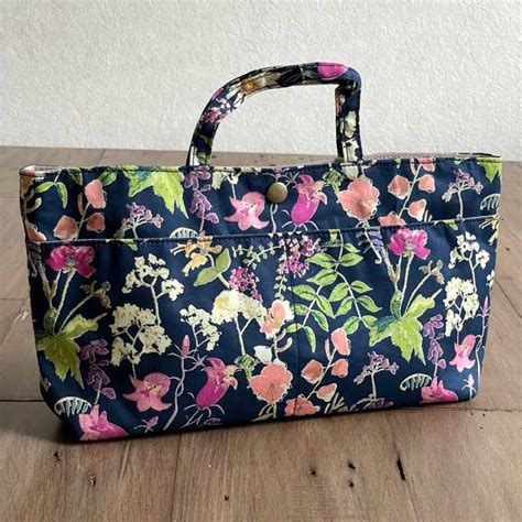 【楽天市場】libertyリバティプリントを使ったバッグインバッグ＜chartwell＞チャートウェルnaネイビー 967376：リバティ