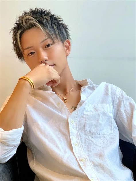 Yahoo Beauty（ヤフービューティー）atoll 井藤雅也さんの髪型・ヘアスタイル・ヘアカタログ： デザインカラー×アップバングをご