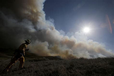 Los Padres National Forest Brush Fire Grows To 3 500 Acres Los