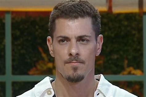 Sacha cita Zé Love Gizelly e Babi ao comemorar eliminação de Fernando todos os agressores