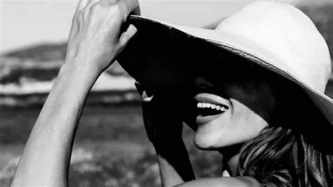 Δέσποινα Βανδή Ποζάρει χωρίς μακιγιάζ Δείτε την Celebrities Ειδήσεις