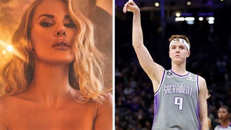 Escort Katherine Taylor Who Went Viral At The Warriors Game Answers