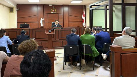 თბილისის საქალაქო სასამართლოში მამუკა ხაზარაძის საქმის განხილვა მიმდინარეობს