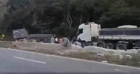 Carreta Tomba Na Serra Do Igarapé Em Brumadinho E Causa