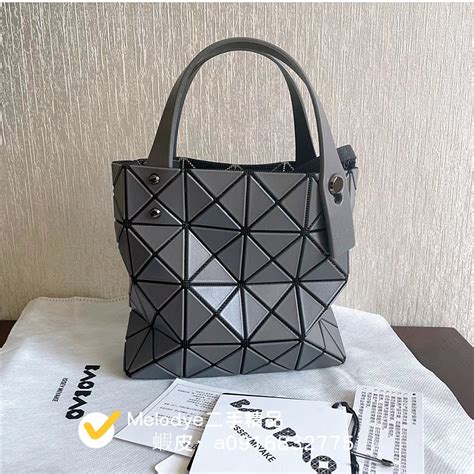 二手精品【issey Miyake 三宅一生】baobao 4x4格 手提包 單肩包 托特包 女生購物袋實拍 蝦皮購物
