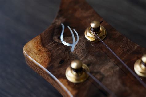 照り葉 Teriha Tenor Leaf Instruments