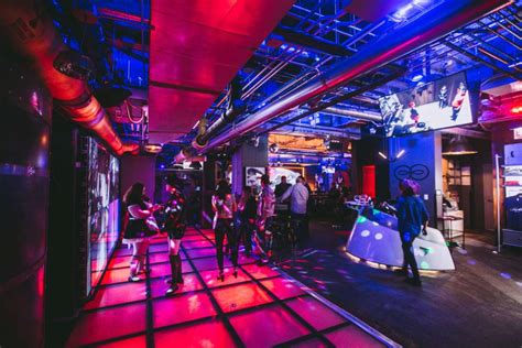 Visit These Unique Chicago Bars For The Best Night Of Your Life