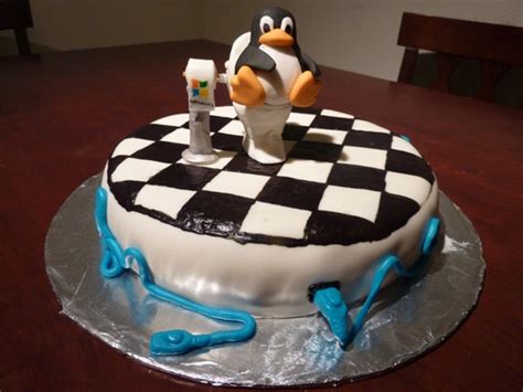 Linux Tux Penguin Cake