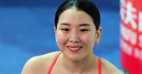 1m 다이빙 김수지 미소