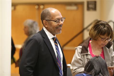 Photo Executive Editor Of The Los Angeles Times Receives National