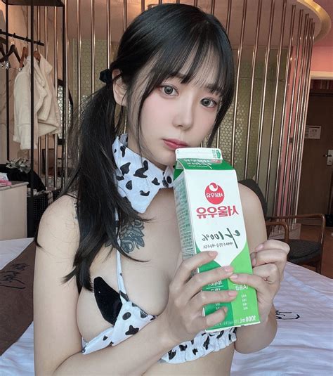 ㅎㅂ 속옷 위로 가슴 밀려나오는 우요