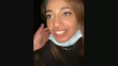 Indian Video Sexy Girl Full Nude Pussy Show And Giving Blowjob