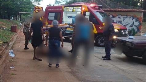 Pai morre após ser atropelado pela filha enquanto dormia embaixo de