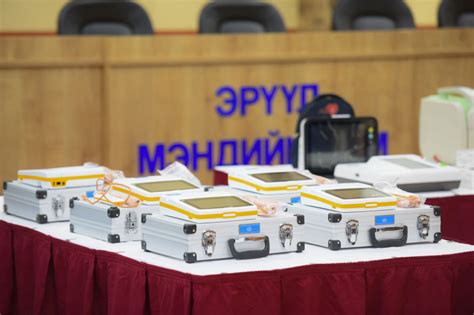 ДЭМБ аас 260 сая төгрөгийн өртөг бүхий тоног төхөөрөмж хүлээлгэн өглөө