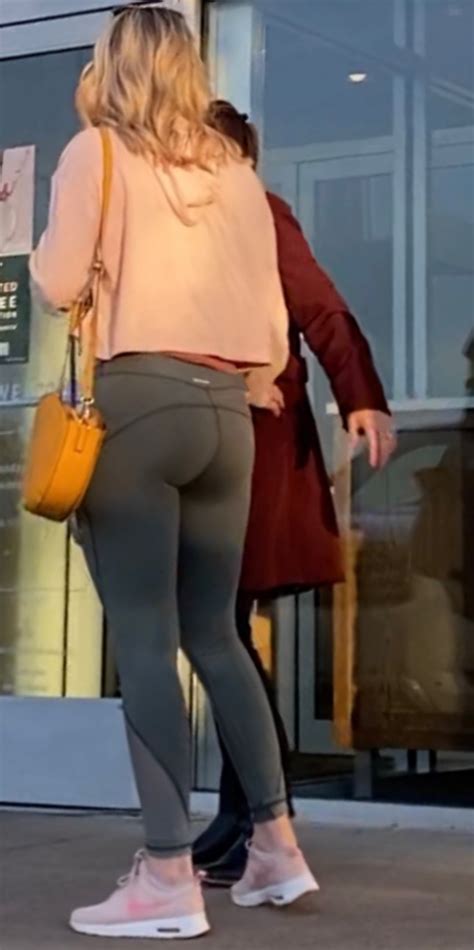 Nice Ass In Yoga Pants Spandex Leggings And Yoga Pants Forum