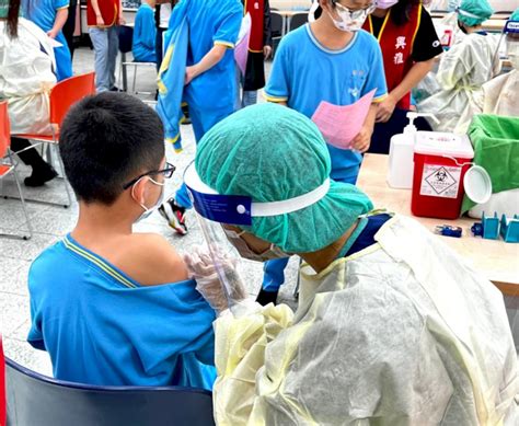 校園打第2劑bnt 教部：避開期末考修業式學測醫療 僑務電子報