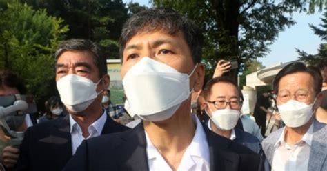 비서 성폭행 안희정 전 충남지사 손배소5월에 결론